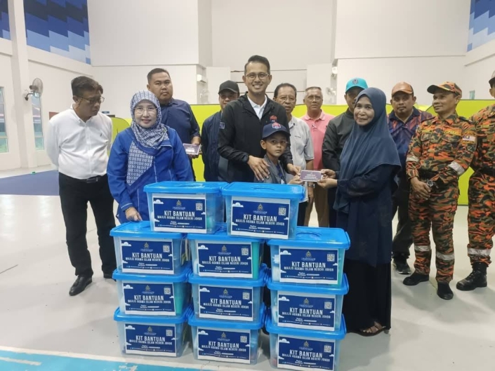 Melawat PPS Kompleks Muafakat Sg Pinggan Benut Pontian - MAJU JOHOR